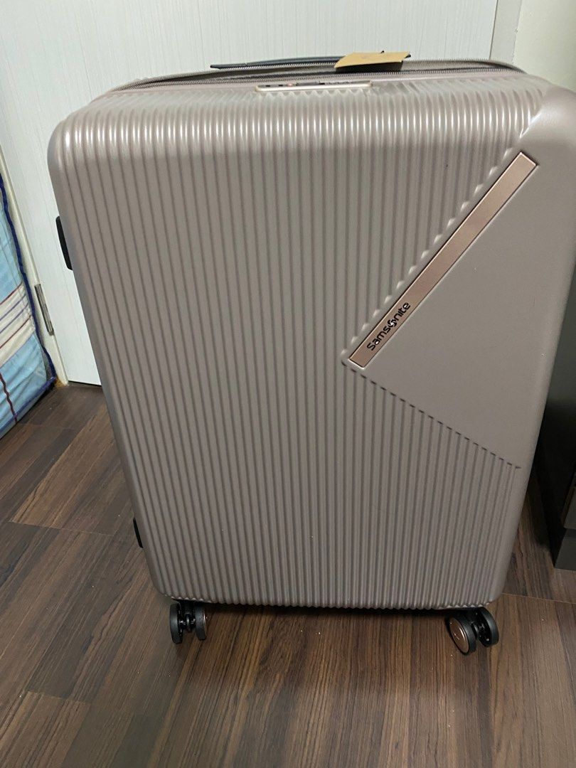 Brand New Samsonite Zeltus 69cm Luggage with dust bag, Hobbies & Toys ...
