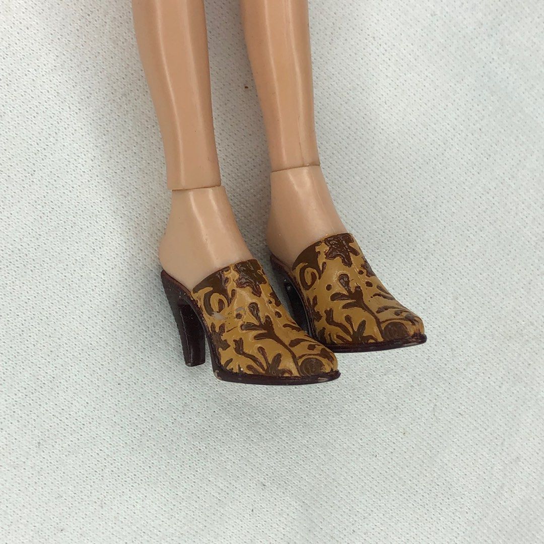 Bratz Shoes 1 For Dolls, Hobbies & Toys, Toys & Games on Carousell