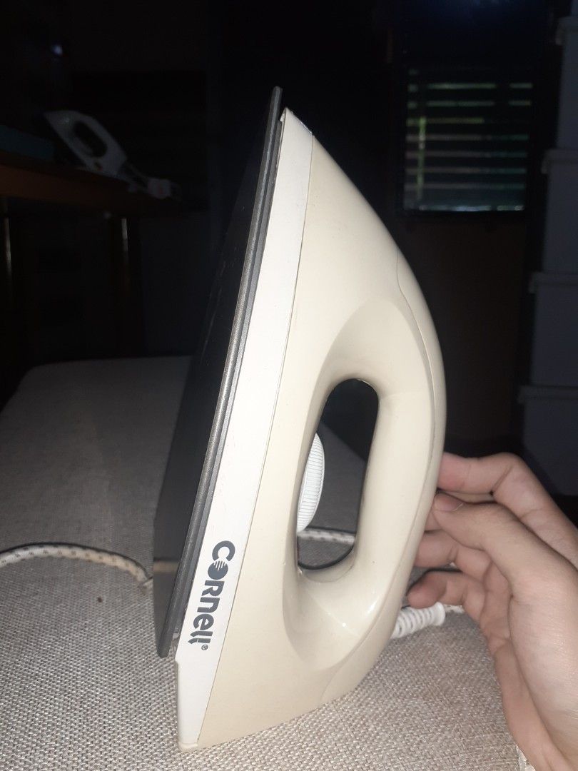 Cornell iron, TV & Home Appliances, Irons & Steamers on Carousell