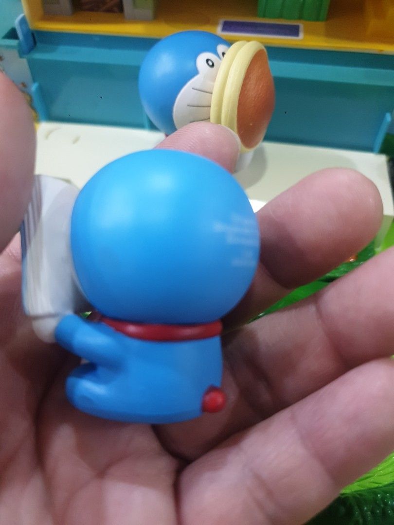 Takara Tomy Gashapon Doraemon Hide And Seek Figure set of 2, Hobbies ...