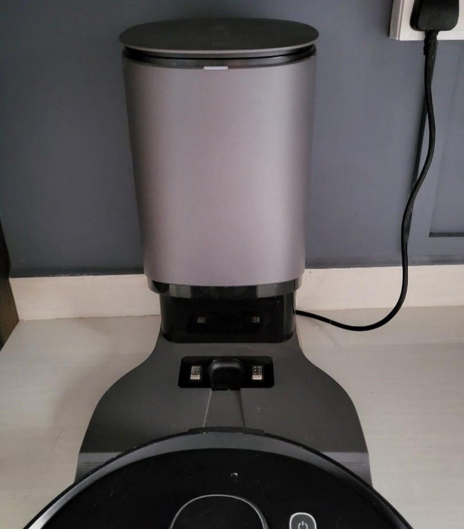 ECOVACS DEEBOT T8 AIVI with auto empty dock, TV & Home Appliances ...