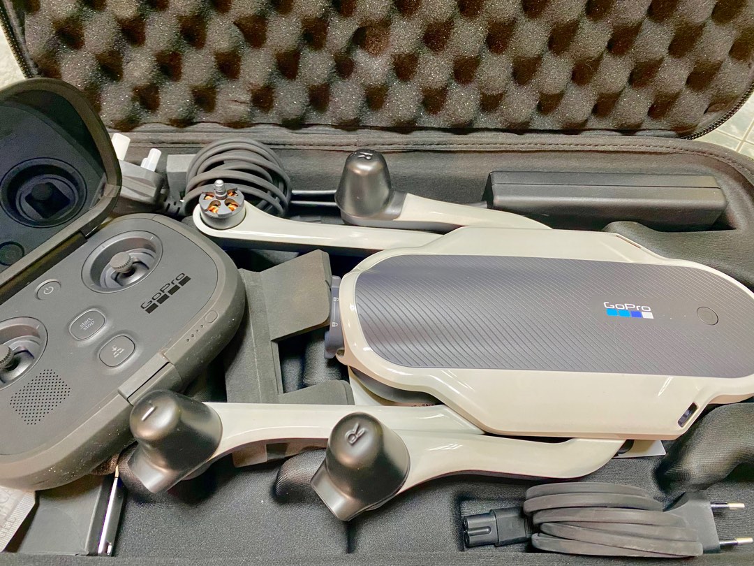 全新GoPro Karma Drone 航拍機 + Karma Battery +背帶, 攝影器材, 航拍 - Carousell