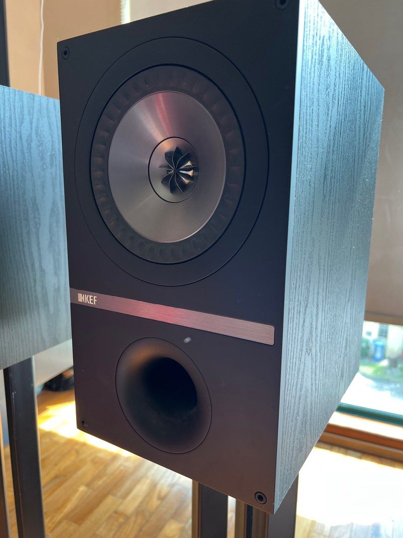 KEF Q300 Bookshelf Speakers w/stands, Audio, Soundbars, Speakers & Amplifiers on Carousell
