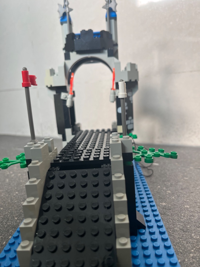 Lego system 6078 royal drawbridge, Hobbies & Toys, Toys & Games on ...