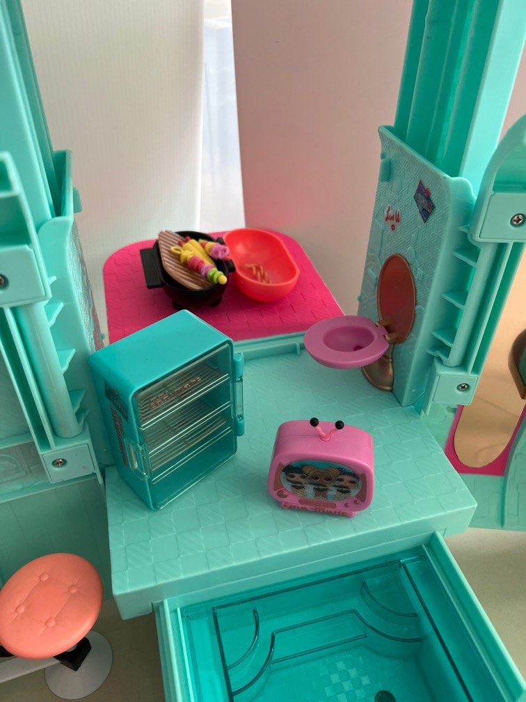L.O.L. Surprise! Glamper Fashion Camper Van lol, Hobbies & Toys, Toys ...