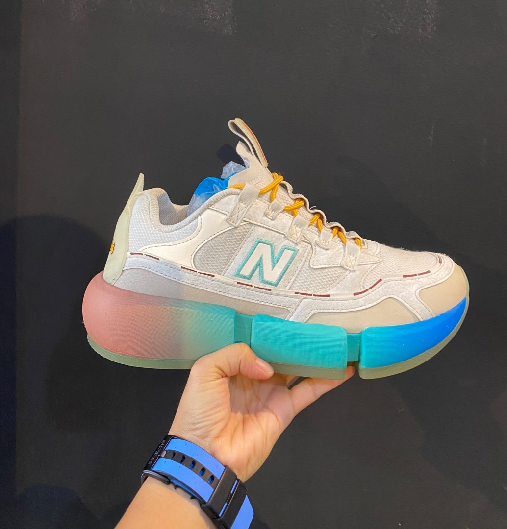New balance Vision Racer JS, Fesyen Pria, Sepatu , Sneakers di Carousell