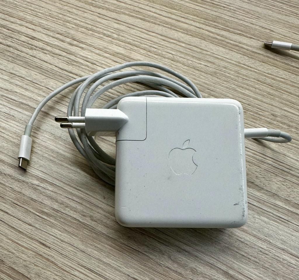 Original Apple Mac Charger, Computers & Tech, Parts & Accessories, Chargers on Carousell