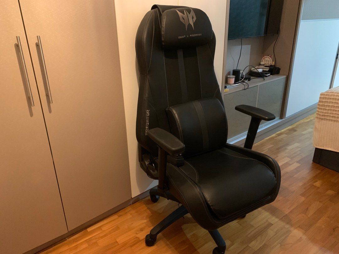 OSIM Predator Gaming Massage Chair, Furniture & Home Living, Furniture ...