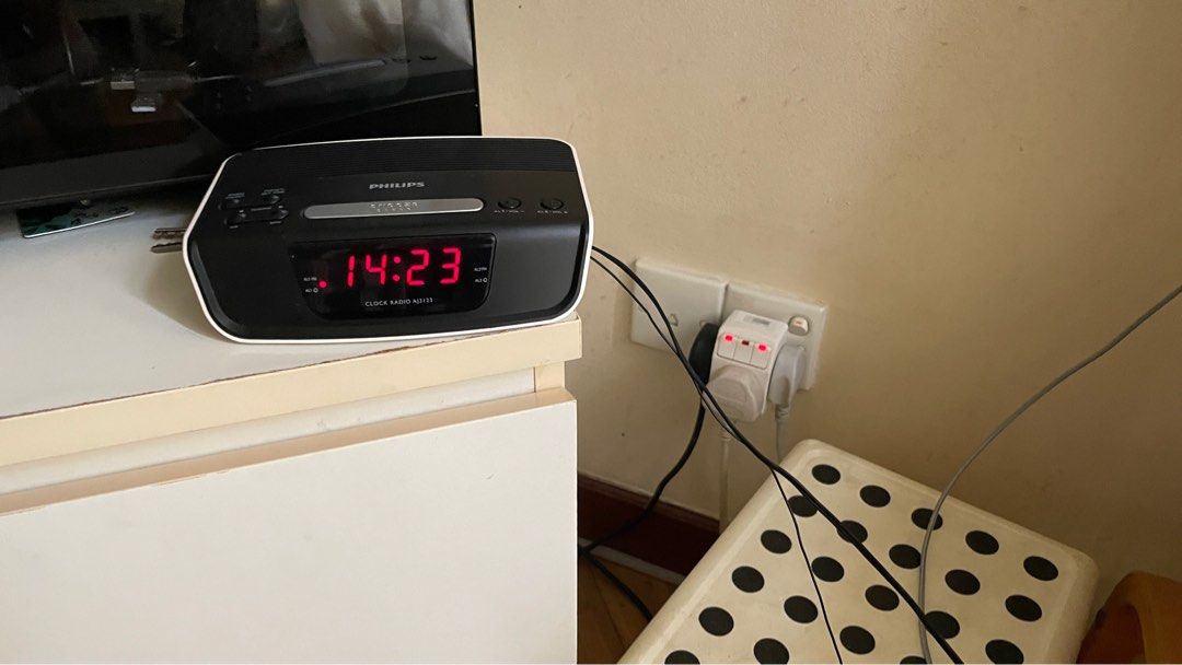 Philips electric alarm clock, TV & Home Appliances, Other Home ...