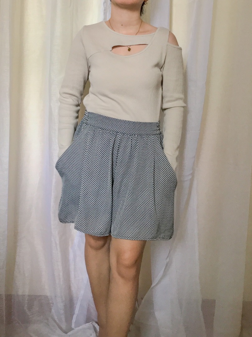 GU Polka Dots Shorts, Women's Fashion, Bottoms, Shorts on Carousell