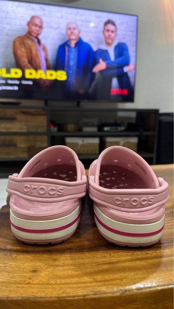 Preloved Original Crocs M4 W6, Women's Fashion, Footwear, Slippers and slides on Carousell