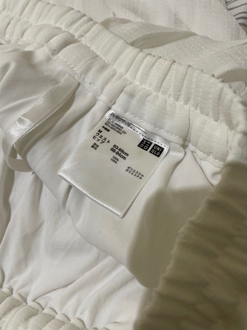 Preloved Rok Plisket Putih by Uniqlo, Fesyen Wanita, Pakaian Wanita ...