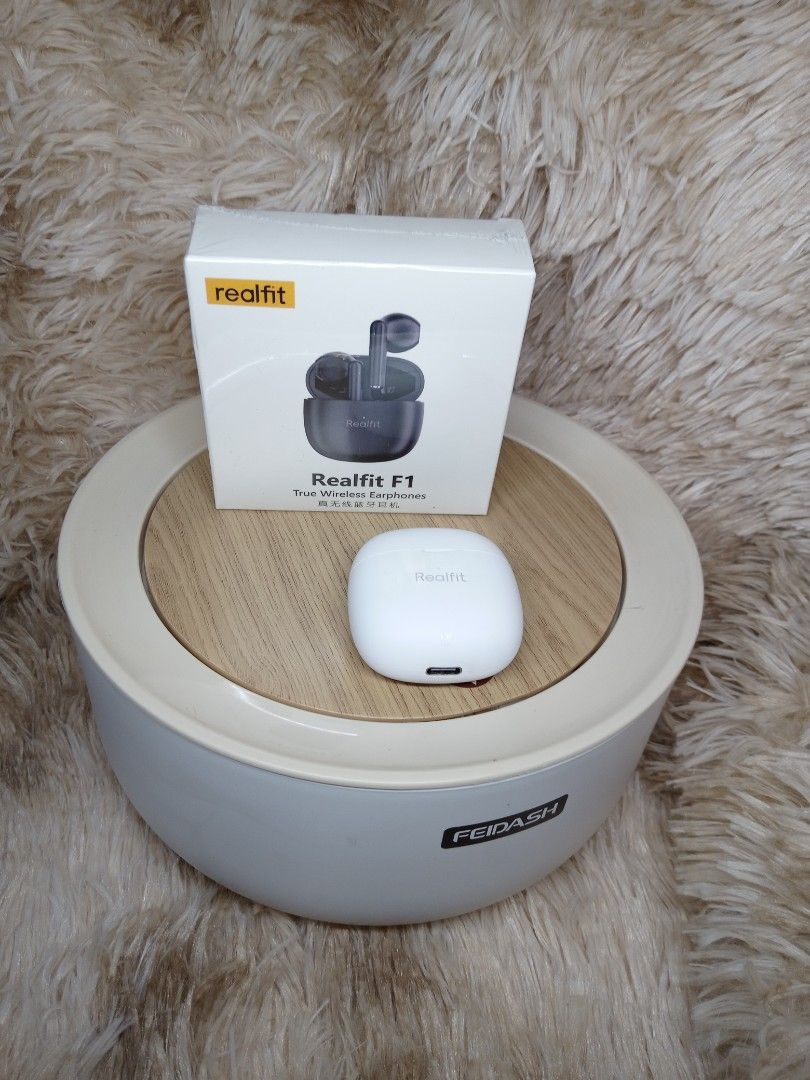 Realfit F1 Wireless Earbuds, Audio, Earphones on Carousell
