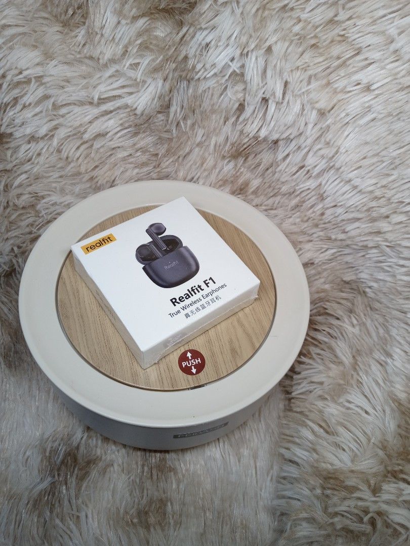 Realfit F1 Wireless Earbuds, Audio, Earphones on Carousell