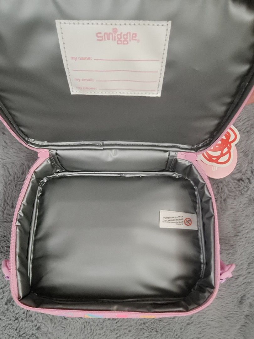 Smiggle insulated lunch box bag, Everything Else on Carousell