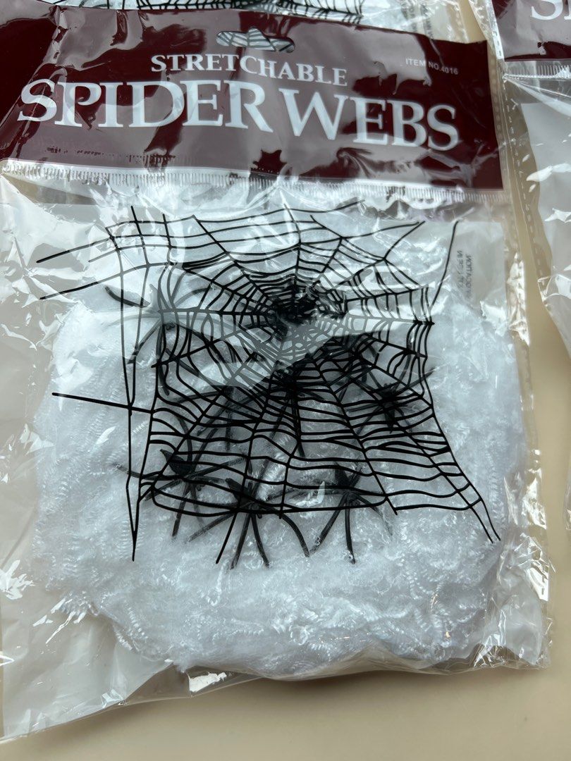 Stretchable Spider Webs with Spiders for Halloween Decorations, 興趣及遊戲 ...