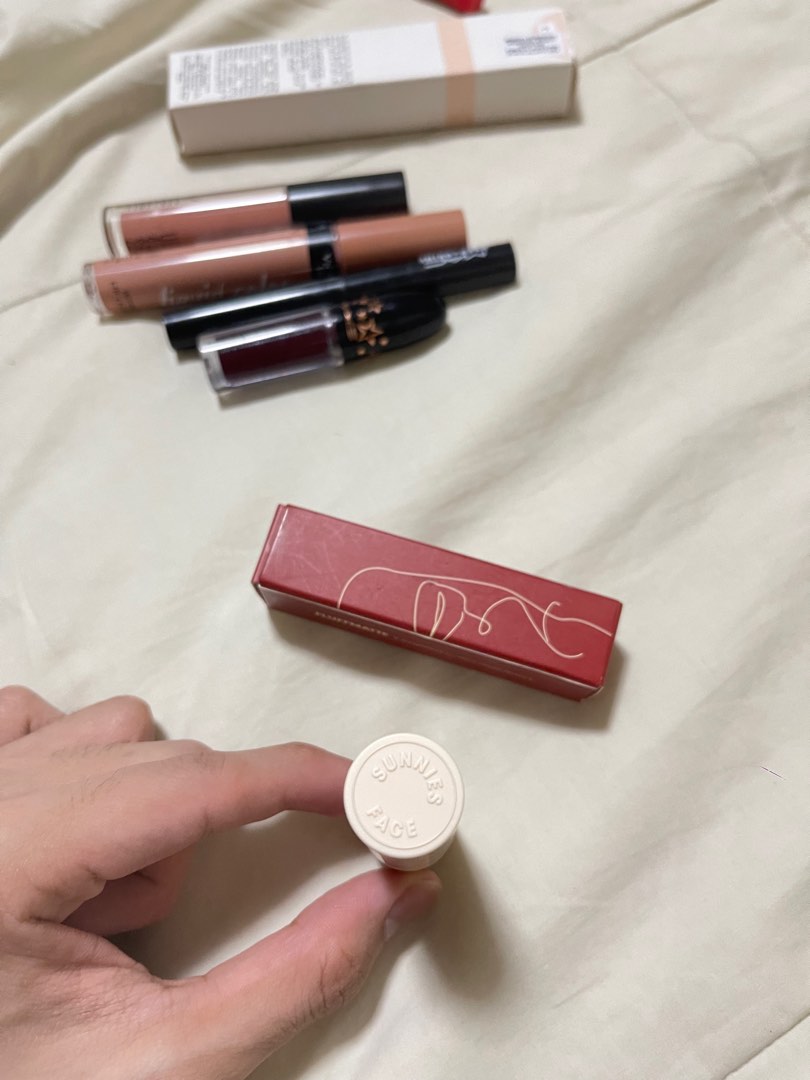 Sunnies Face Lipstick Fluffmate Major Authentic, Beauty & Personal Care ...