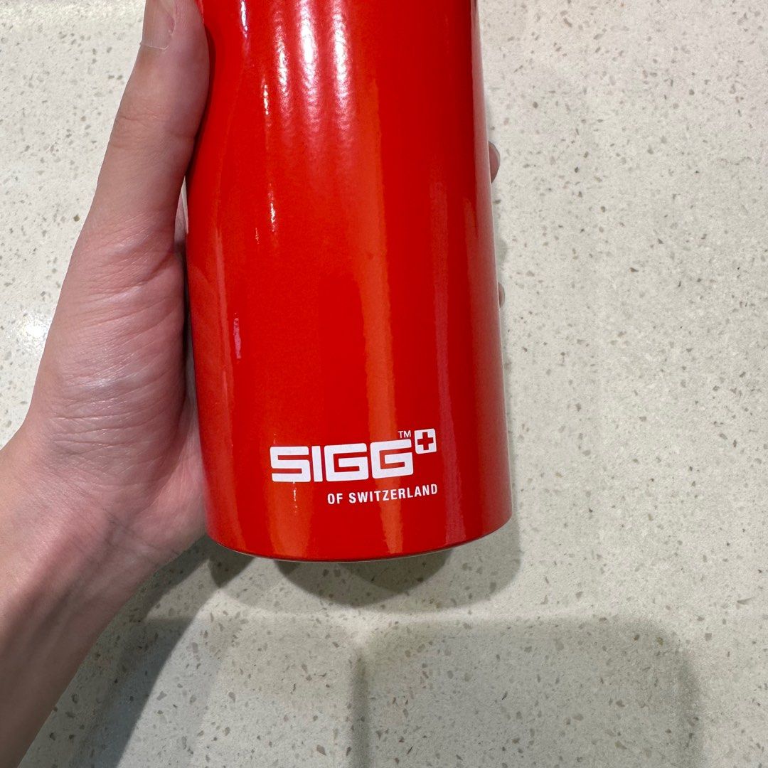 Supreme/ SIGG Traveller 0.6L Water Bottle, Everything Else, Others on ...