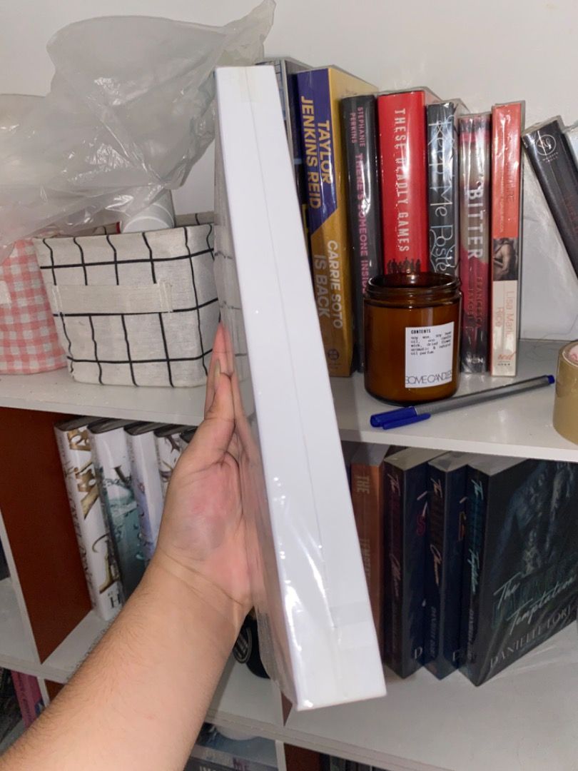 the predator book by runyx from dark verse series, Hobbies & Toys ...