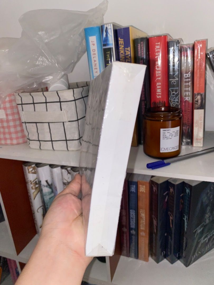 the predator book by runyx from dark verse series, Hobbies & Toys ...