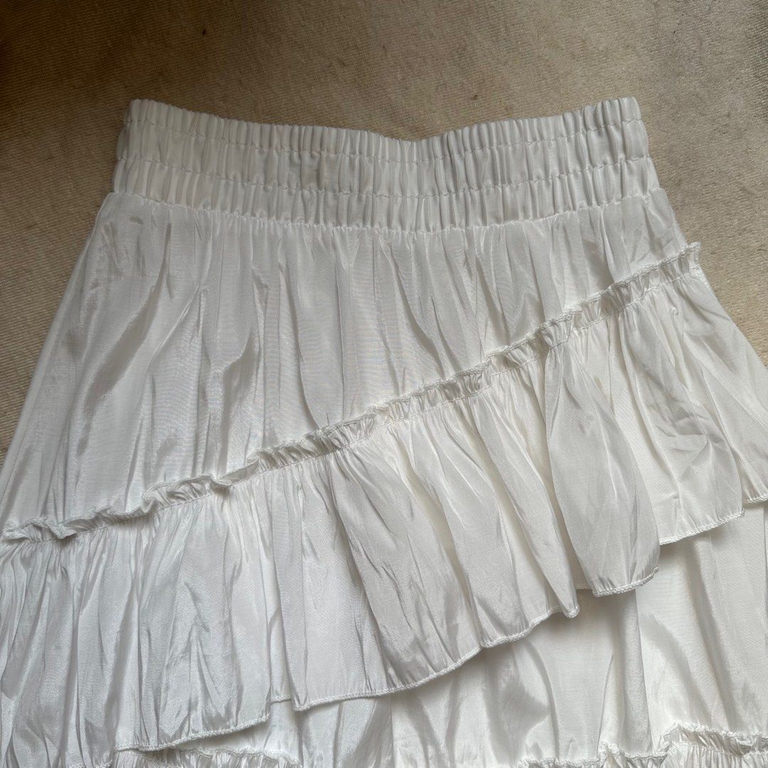 white tiered mini skirt (coquette/cottagecore), Women's Fashion ...