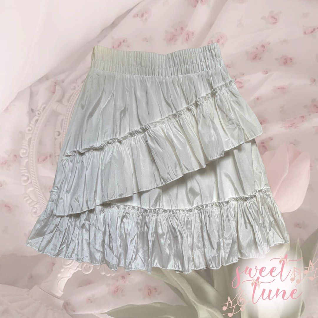 white tiered mini skirt (coquette/cottagecore), Women's Fashion ...