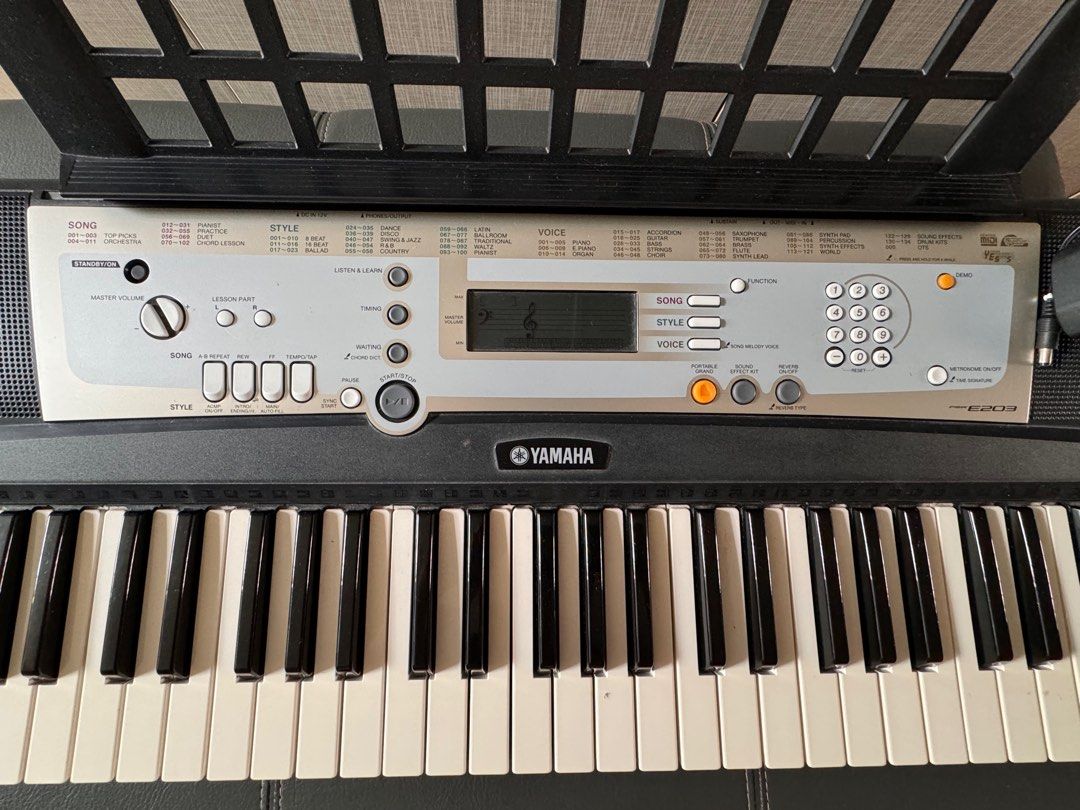 Yamaha Keyboard PSR E203, Hobbies & Toys, Music & Media, Musical ...