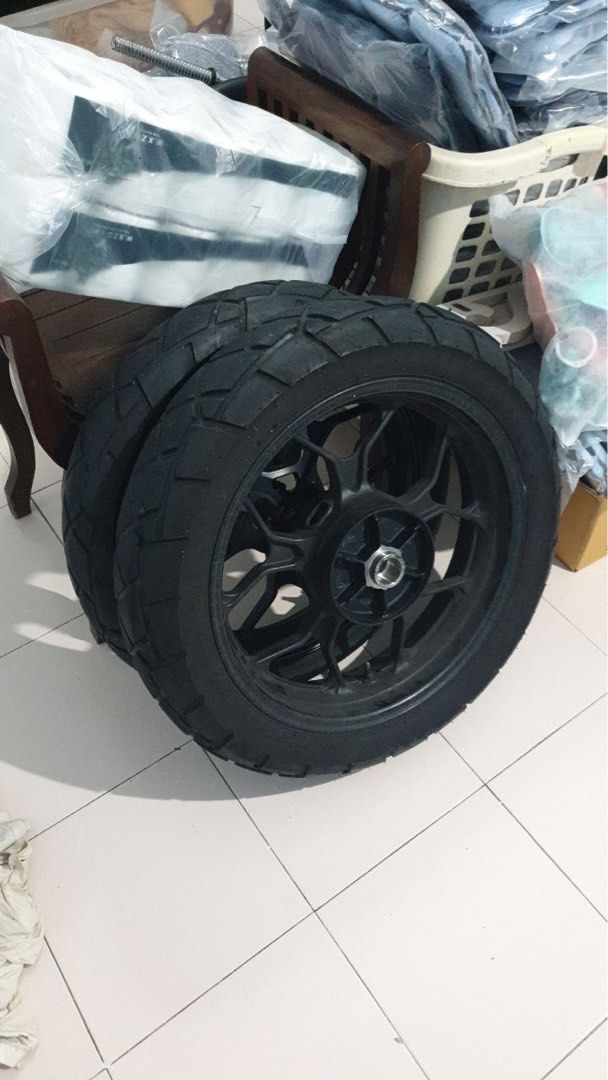 Yamaha XSR 155 original wheel set (IRC tyres & rims), Car Accessories ...
