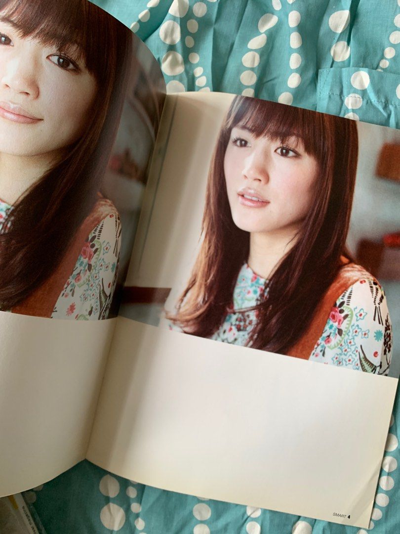 綾瀨遙 Haruka Ayase Smart 2008年7月號附錄 寫真集 16p, 興趣及遊戲, 書本 & 文具, 雜誌及其他 - Carousell