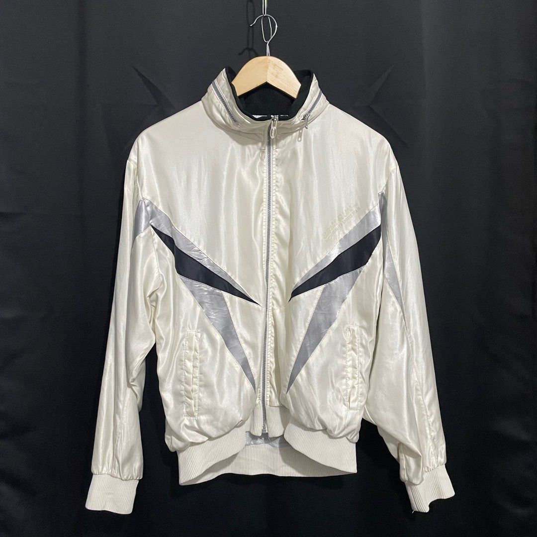 Asics Windbreaker Type ( silky white ), Men's Fashion, Coats, Jackets ...