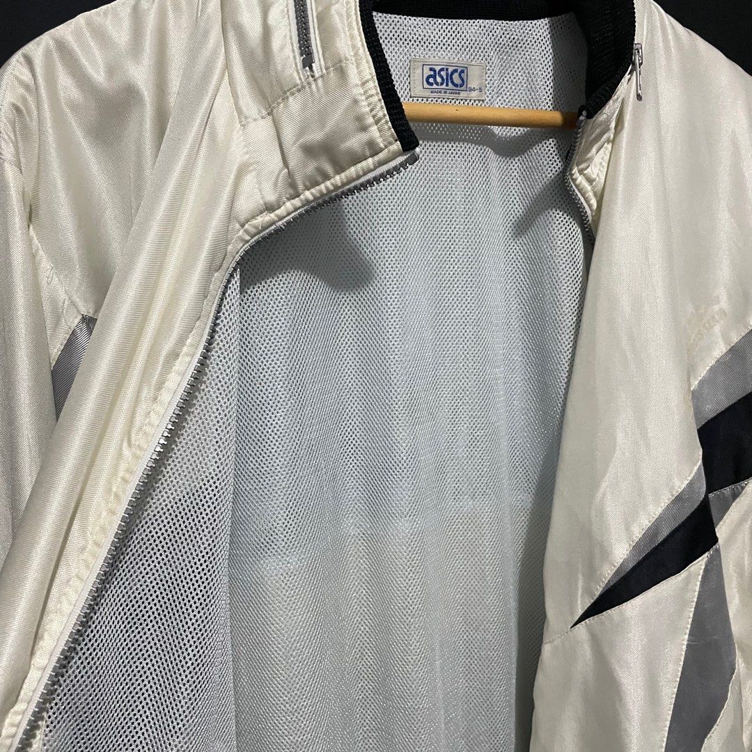 Asics Windbreaker Type ( silky white ), Men's Fashion, Coats, Jackets ...