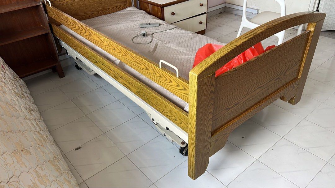 Automatic Hospital Bed with wooden bed frames fast deal at $100 ...