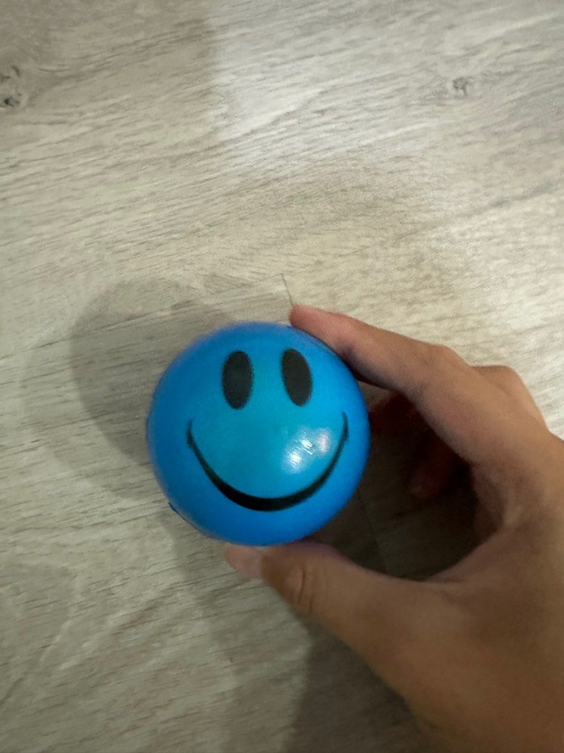 Smiley face throwing ball, Babies & Kids, Infant Playtime on Carousell