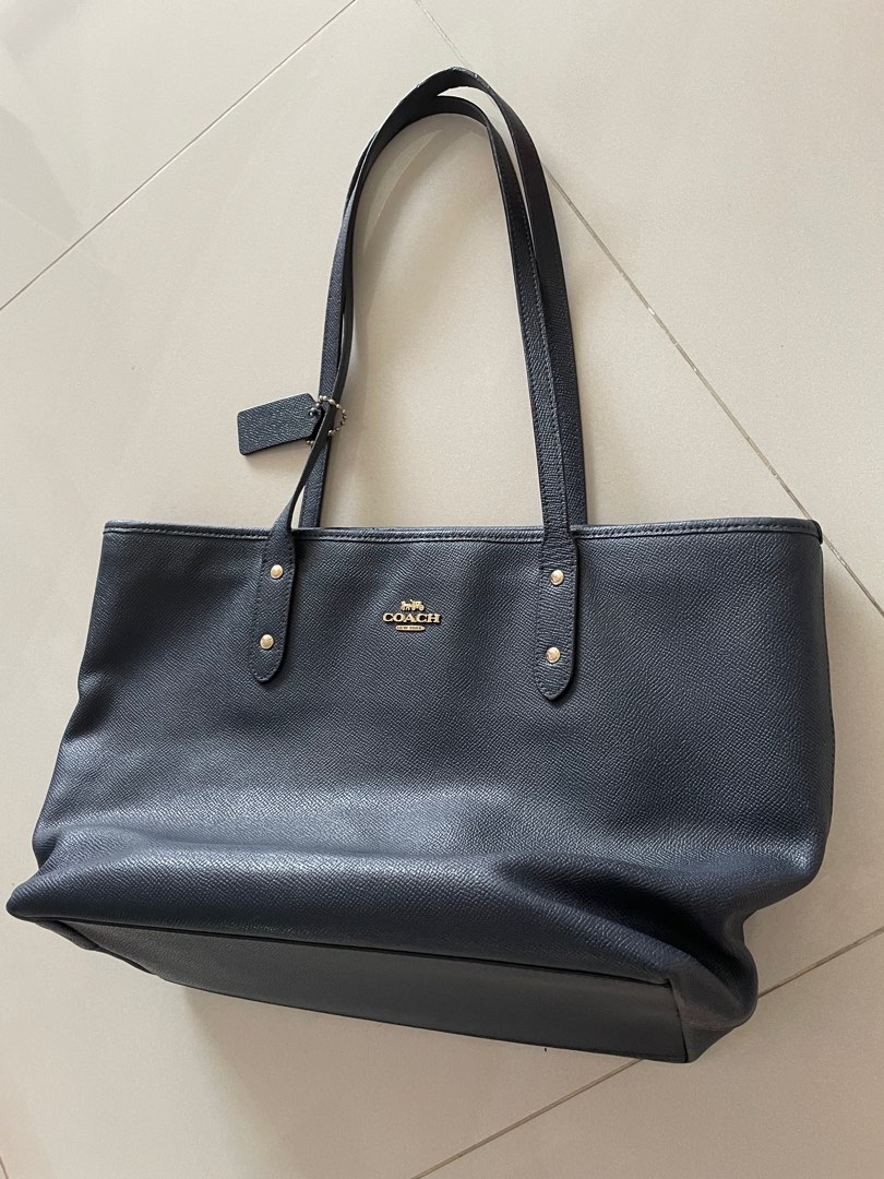 Coach Bag, Women's Fashion, Bags & Wallets, Shoulder Bags on Carousell