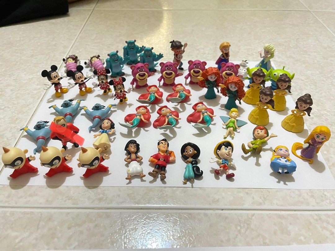 CPCM Cow Play Cow Moo Disney 100 Mini Figurines (Princesses, Baymax ...