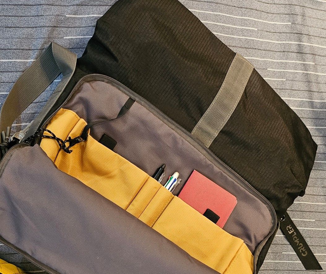 Crumpler Messenger Bag Strength of Character, Men's Fashion, Bags ...