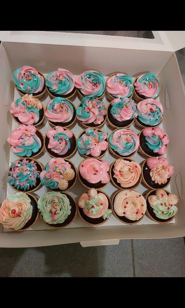 Cupcakes customised, Food & Drinks, Homemade Bakes on Carousell