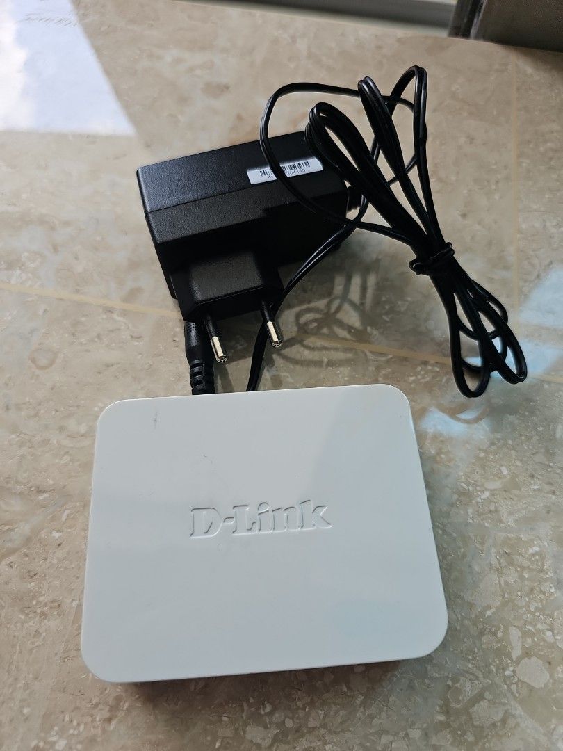 Dlink 5 ports splitter, Computers & Tech, Parts & Accessories, Networking on Carousell