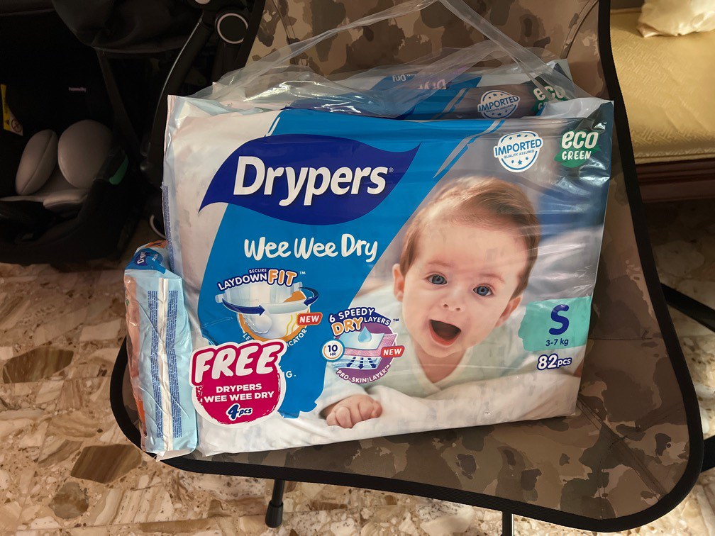 Drypers Wee Wee Dry 82 Pcs x 2 pack, Babies & Kids, Bathing & Changing ...