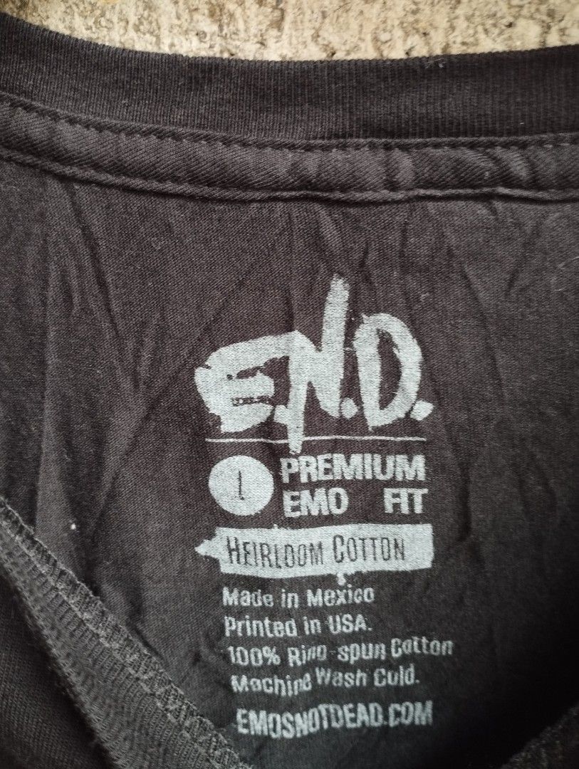 Emo's Not Dead T Shirt Size Large 21.5x29 Exelent Condition No issues ...
