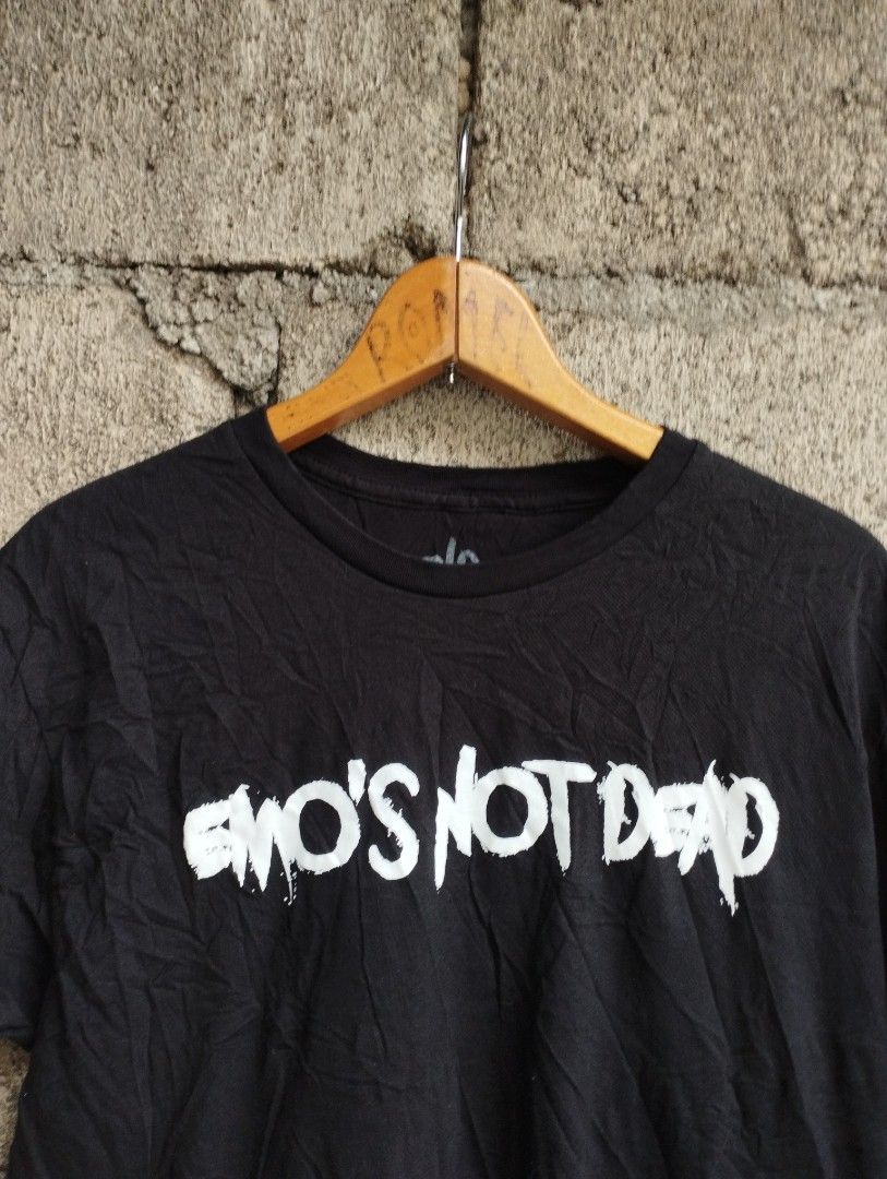 Emo's Not Dead T Shirt Size Large 21.5x29 Exelent Condition No issues ...