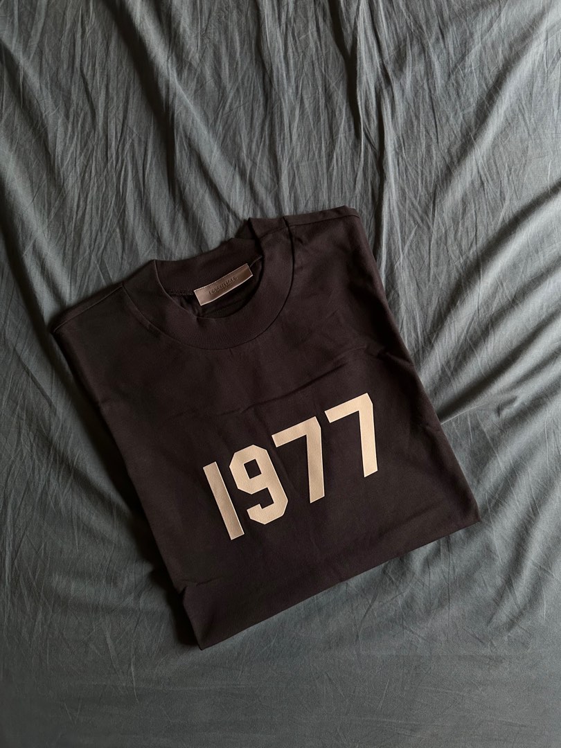 essentials 1977 tee iron, Men's Fashion, Tops & Sets, Tshirts & Polo ...