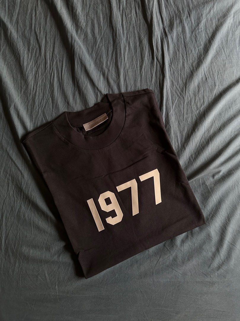 essentials 1977 tee iron, Men's Fashion, Tops & Sets, Tshirts & Polo ...