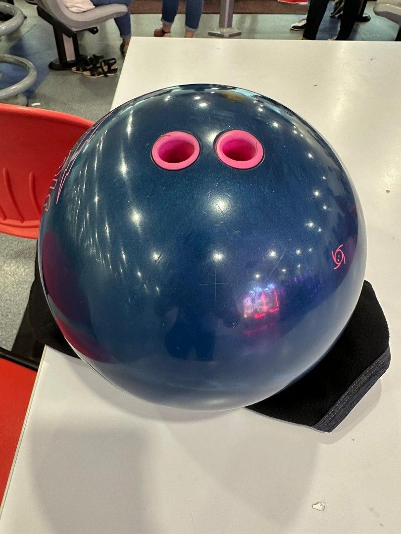 Fate bowling ball, Sports Equipment, Sports & Games, Billiards ...
