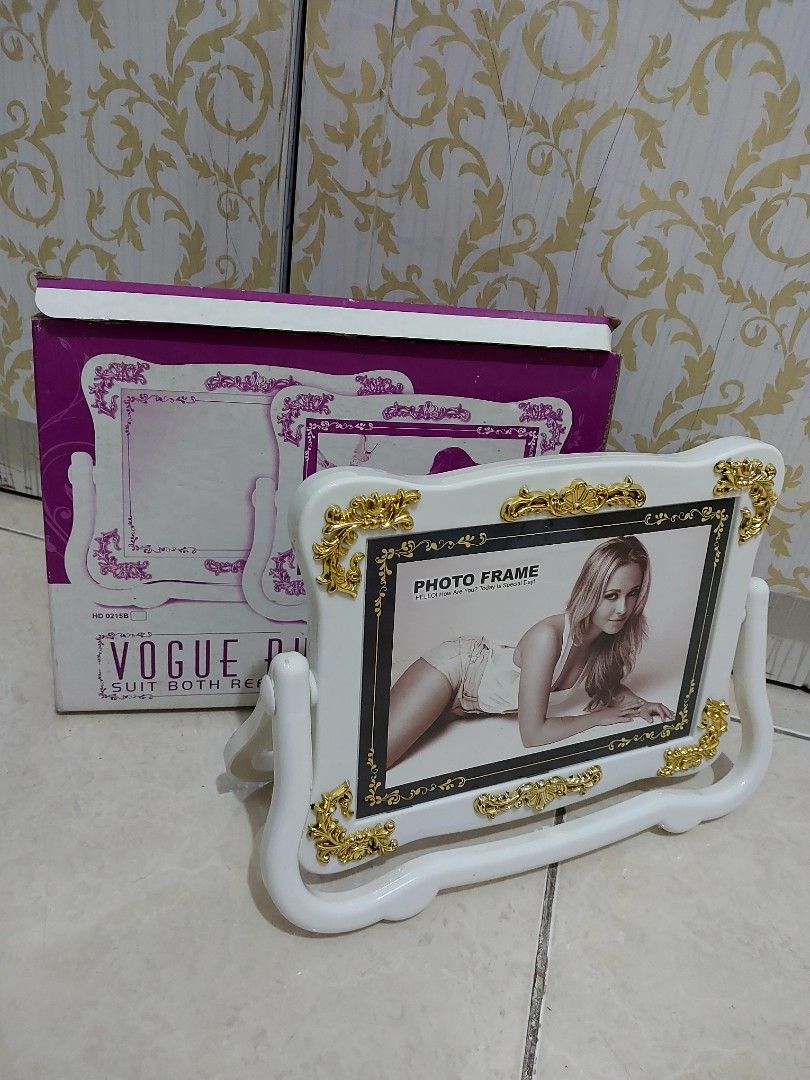 Frame Photo bisa berdiri plus box, Perabotan Rumah di Carousell