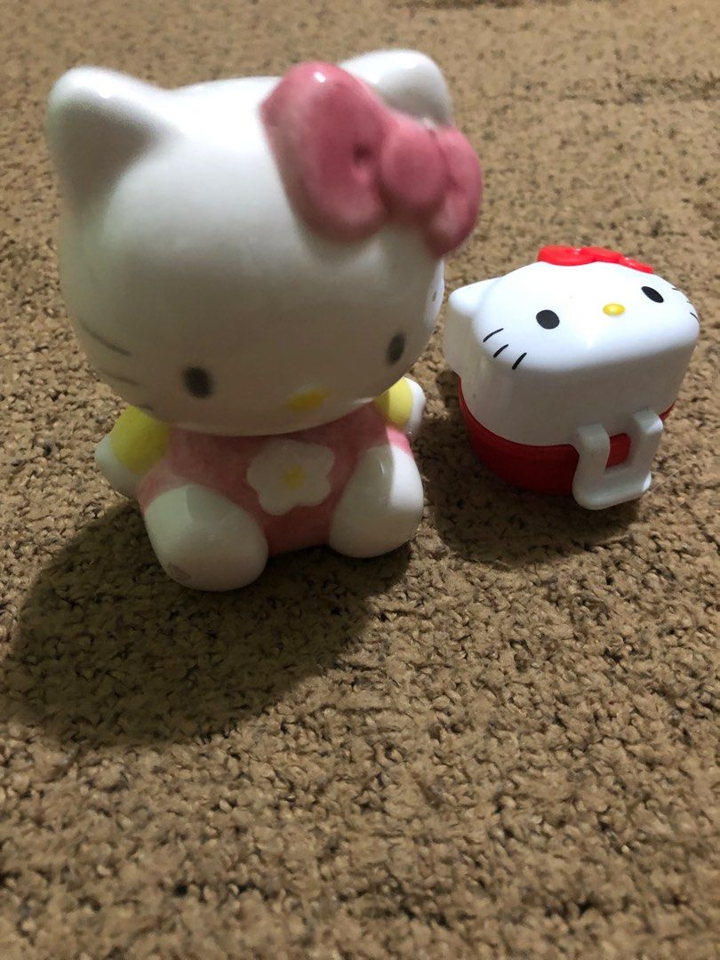 Hello kitty ceramic head wobbler and bottle cap, Hobbies & Toys, Toys ...