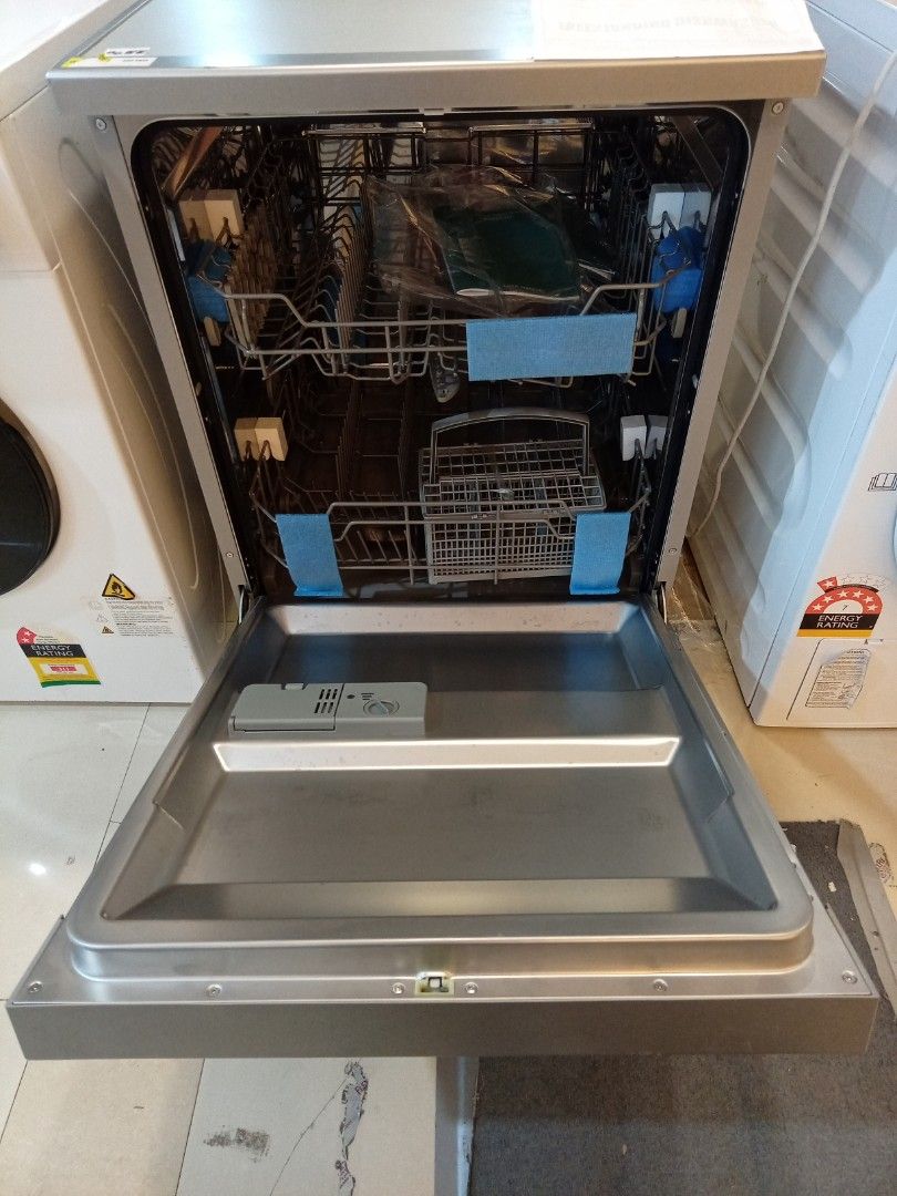 Inalto freestanding dishwasher, TV & Home Appliances, Kitchen Appliances, Dishwasher on Carousell