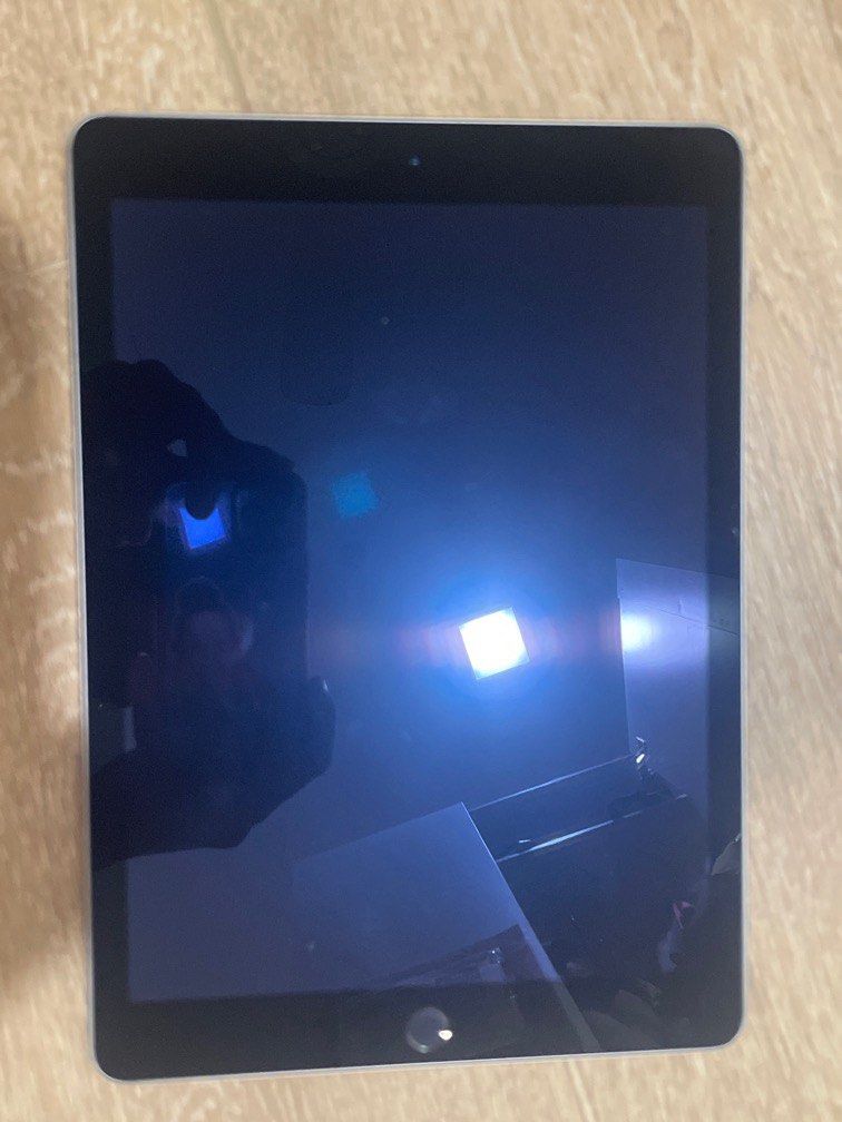 Ipad air 3 (16gb) wifi, Mobile Phones & Gadgets, Tablets, iPad on Carousell