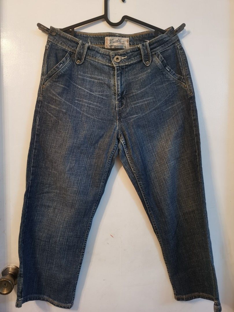 Levi's Capri Pants, Women's Fashion, Bottoms, Jeans on Carousell