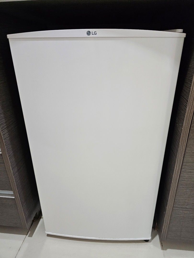 LG Bar Fridge 90l GL-131SQ, TV & Home Appliances, Kitchen Appliances ...